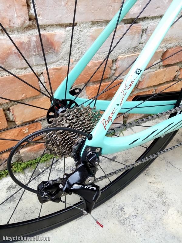 JAVA Feroce Carbon Road Bike 700C | Tech Nuggets