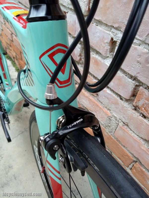 JAVA Feroce Carbon Road Bike 700C | Tech Nuggets