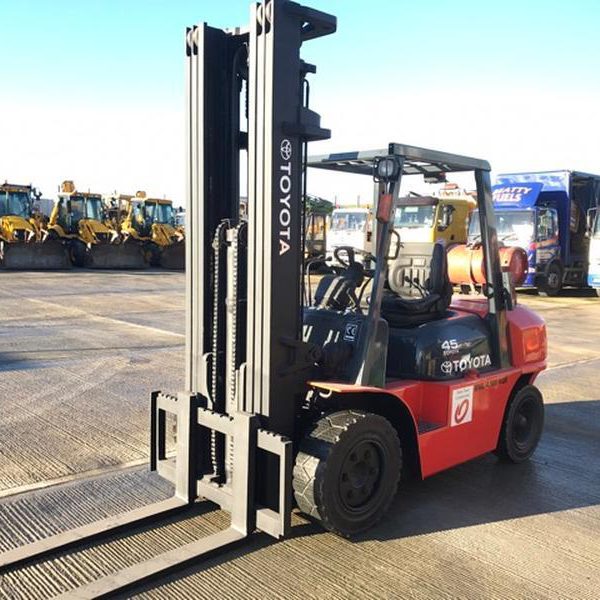 CATERPILLAR V330B (16.5 TON) Diesel Forklift | Tech Nuggets